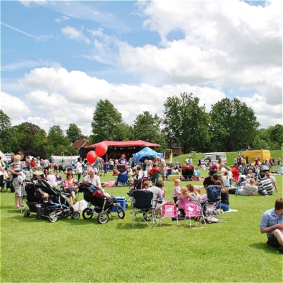 Isfield Village Fete - Applause Rural Touring